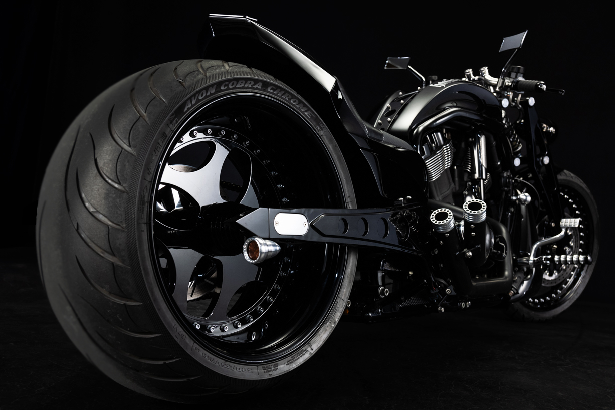 V-ROD CUSTOM | BADLAND BLACK